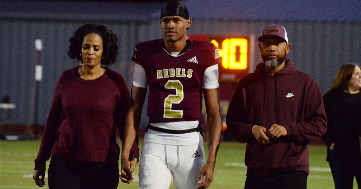 Turnabout is fair play in the recruitment of Composite five-star QB ...