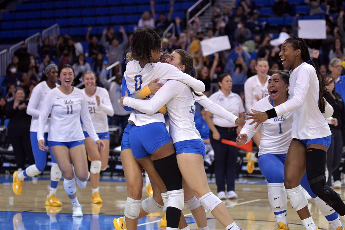 Photo Gallery: Women's Volleyball completes a sweep of the Arizona ...
