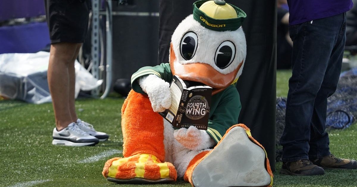 Ducks drop a few spots in AP Poll as others earn ranked wins