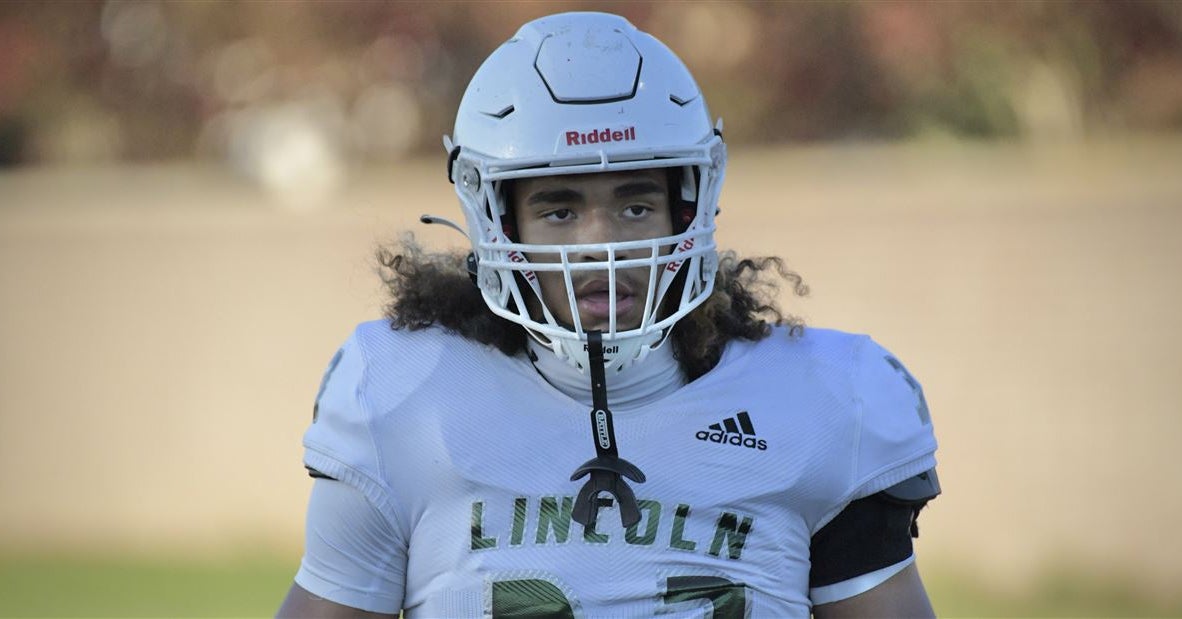 Oregon Football offers fast-rising LB prospect Prince Tavizon