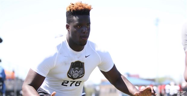 Four-star OL visits Texas