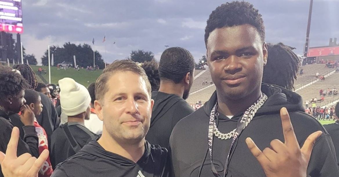 Offensive Lineman Albert Simien Reflects on Pot of Gold Day Offer