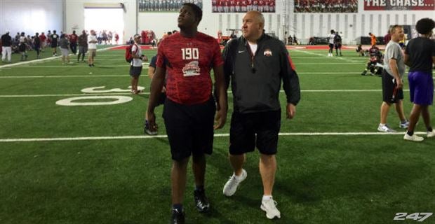 Elite Texas offensive lineman calls Meyer