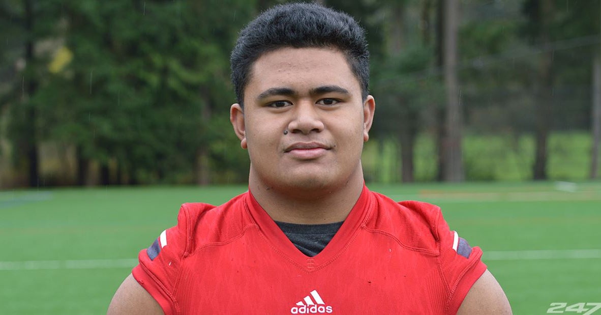 Kennedy's Lei-Ben Fesili Is A Force On Both Sides Of The Ball