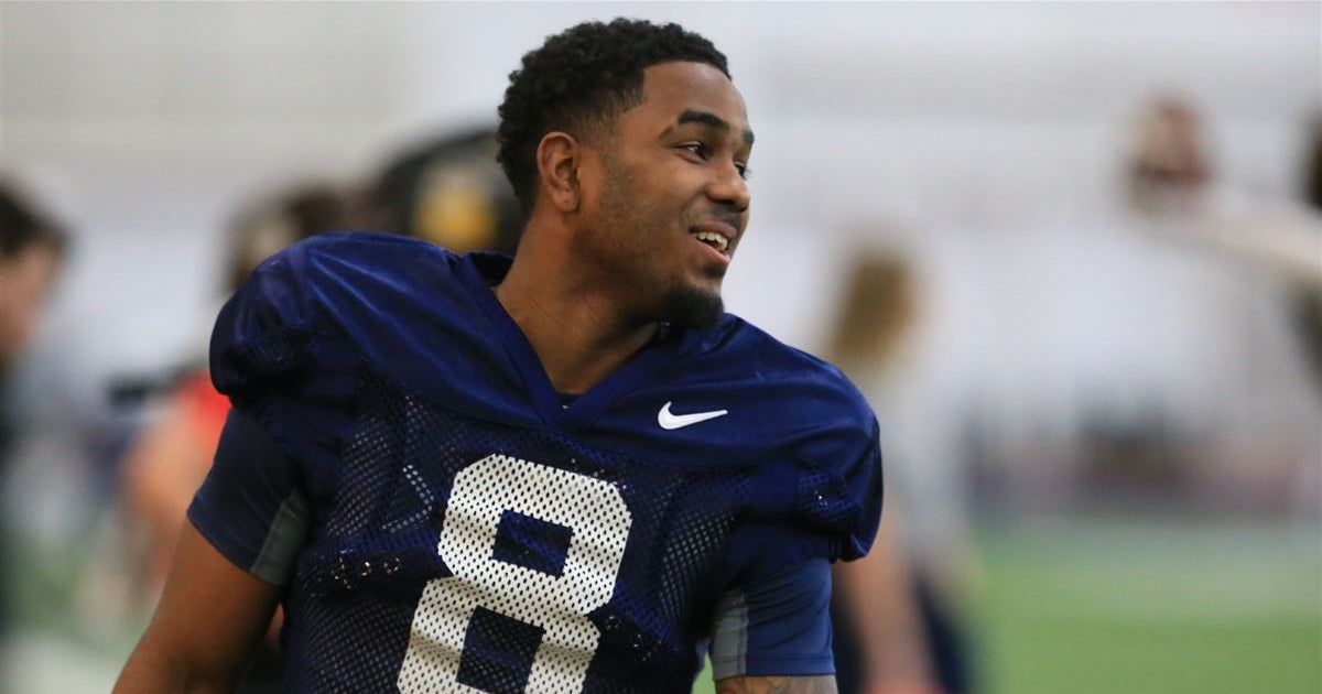 Elijah Moore Recognizes He Has 'Big Shoes To Fill'