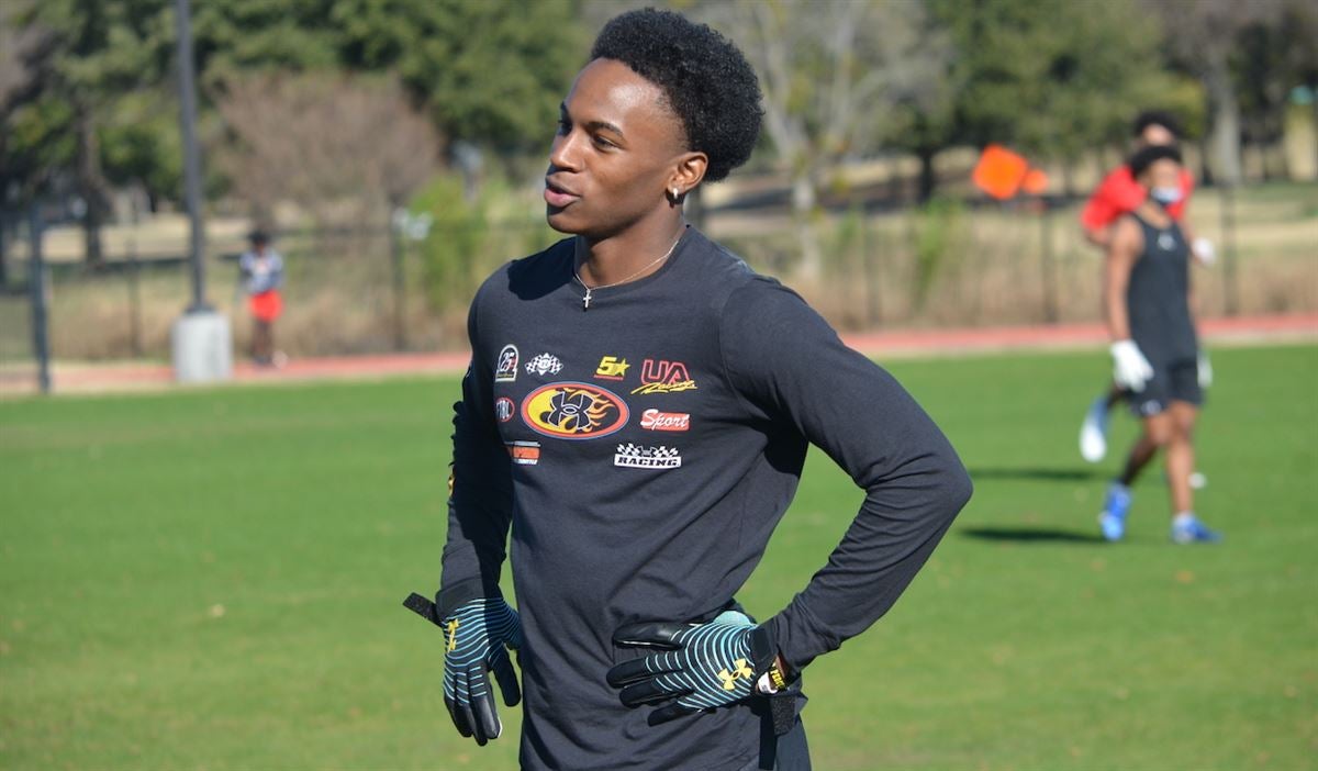 Texas loses commitment from four-star wide receiver Evan Stewart