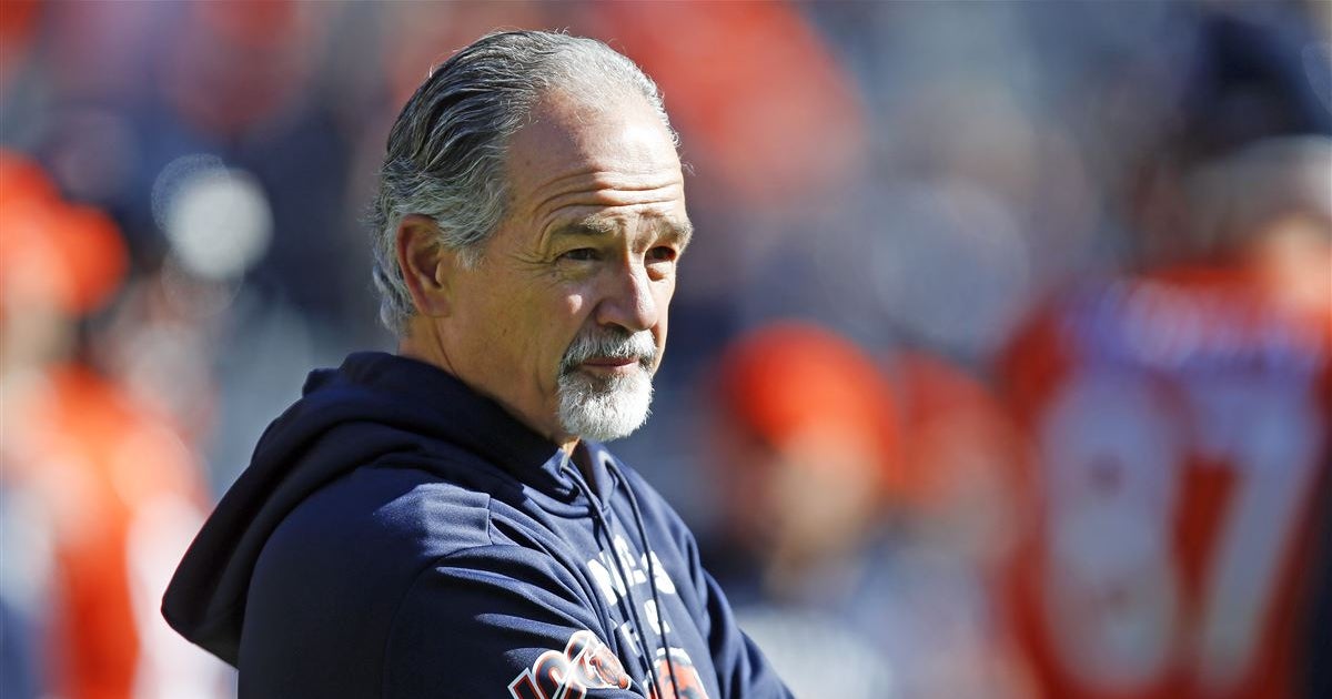 Chicago Bears DC Chuck Pagano retiring