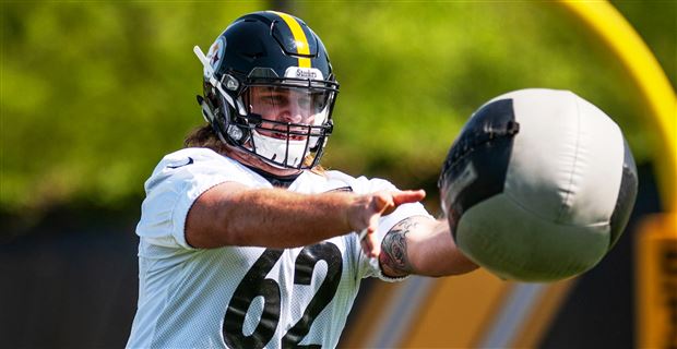 Steelers didn't find quality center as much as Morris found them