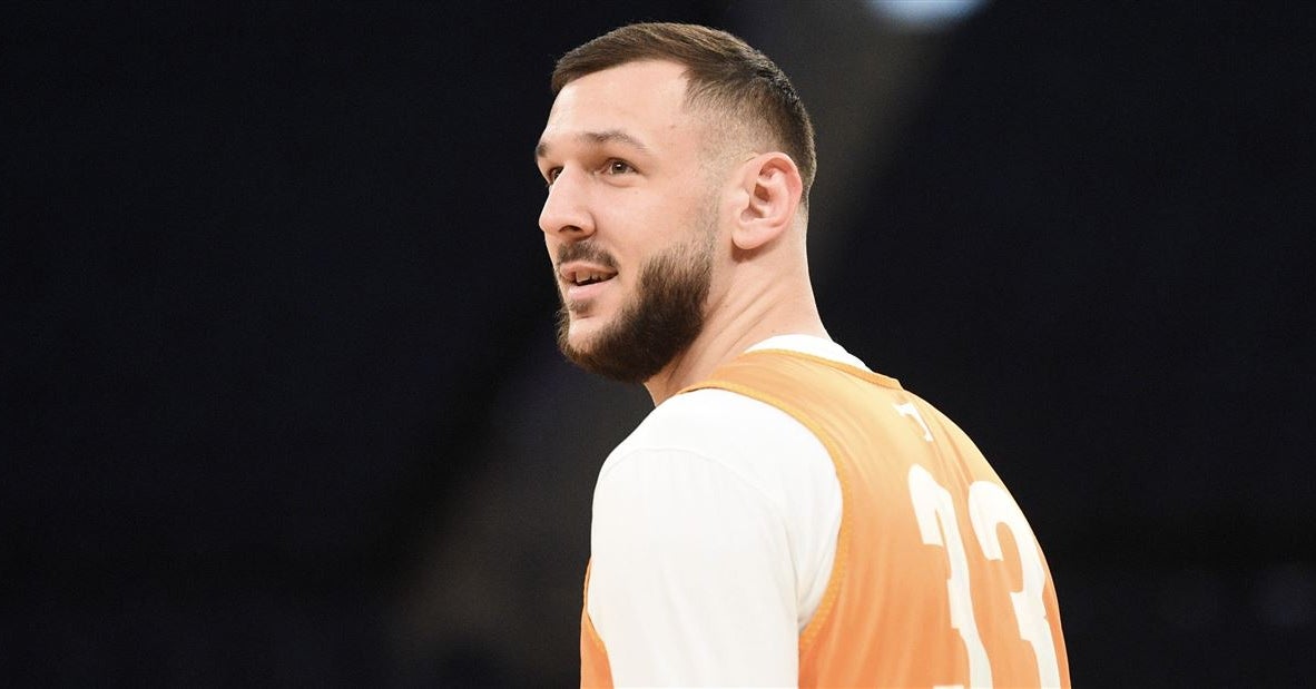 Uros Plavsic says goodbye to Tennessee basketball