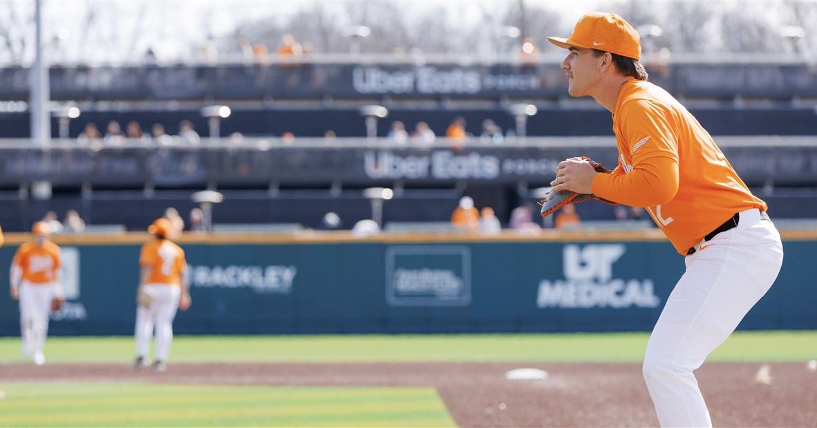 Tennessee baseball freshman 'to miss a lot of time' with knee injury