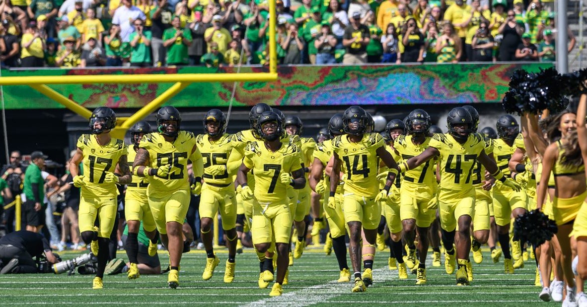 LIVE UPDATES: No. 3 Oregon opens its 2024 football season