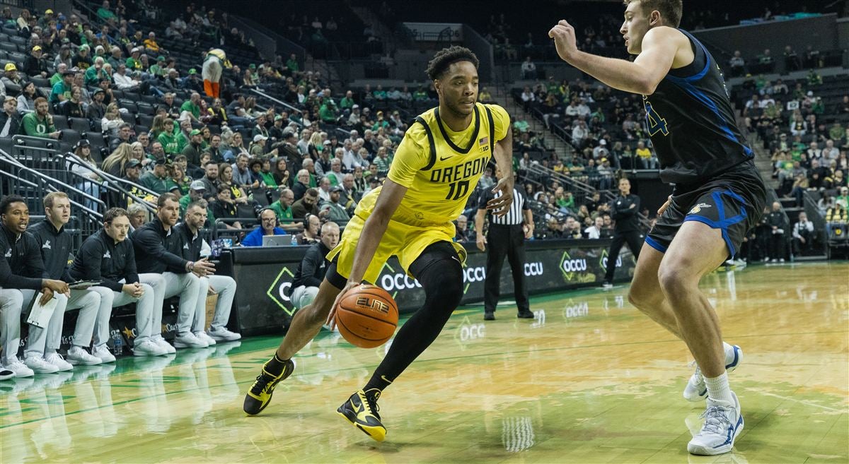 Photos of Oregon basketball's victory over South Dakota State