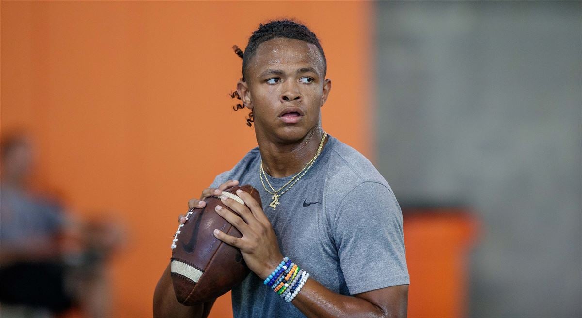 Five-star QB Jadyn Davis has a special visit to Georgia