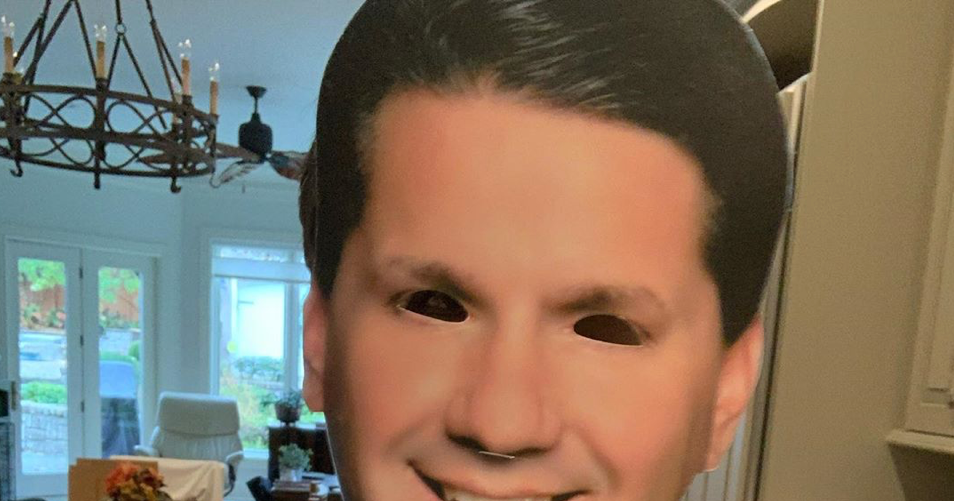 Watch: Ellen Calipari crashes practice dressed as John Calipari