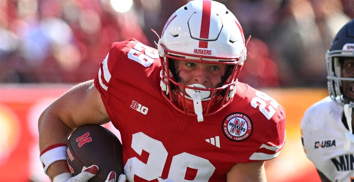 WATCH: Nebraska freshman Carter Nelson catches first career touchdown pass