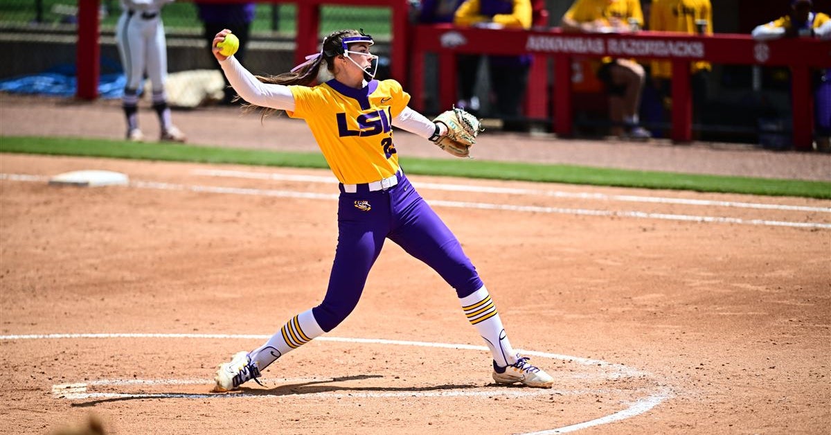 LSU softball drops regular season finale to Arkansas