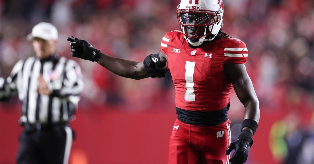 CB Geimere Latimer intends to enter the transfer portal
