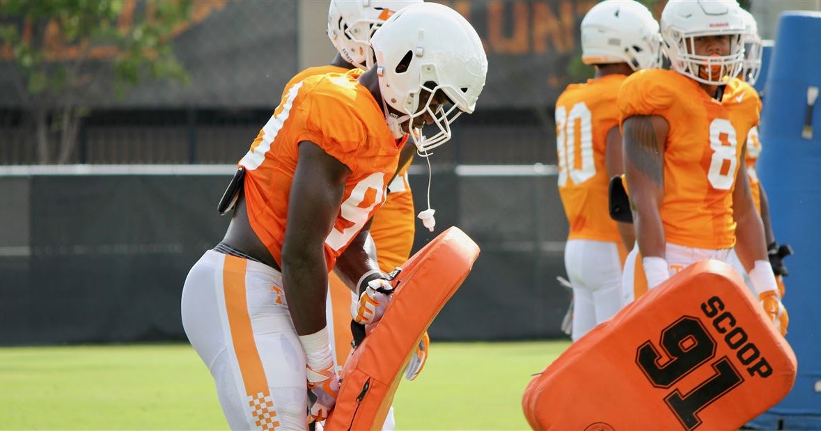 More than a dozen Vols change jersey numbers