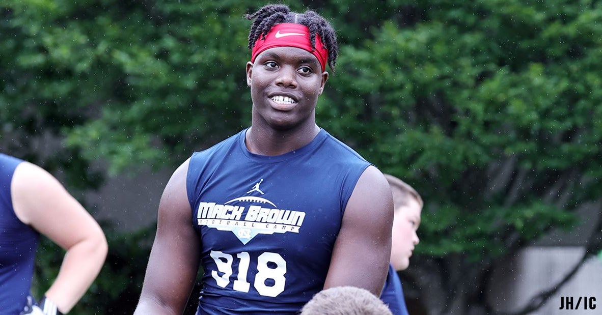 Five-Star '25 OT David Sanders Enjoys Working with UNC OL Coach Randy ...