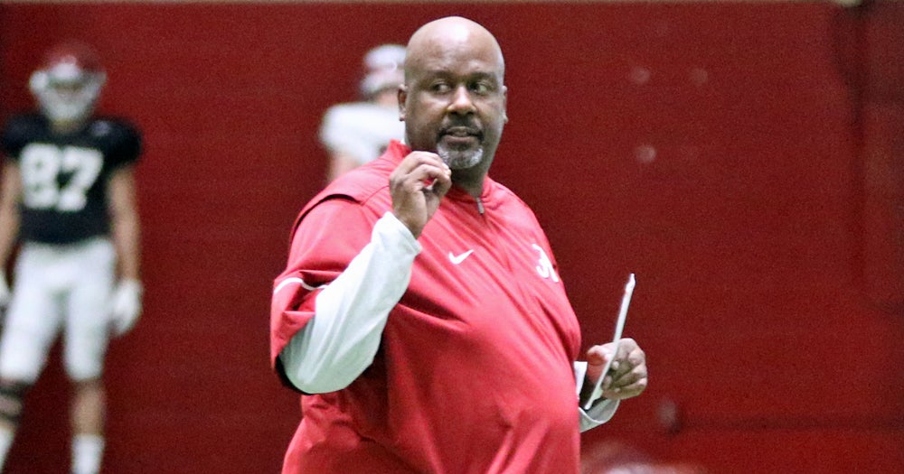 Where Alabama's assistant coaches' salaries rank nationally