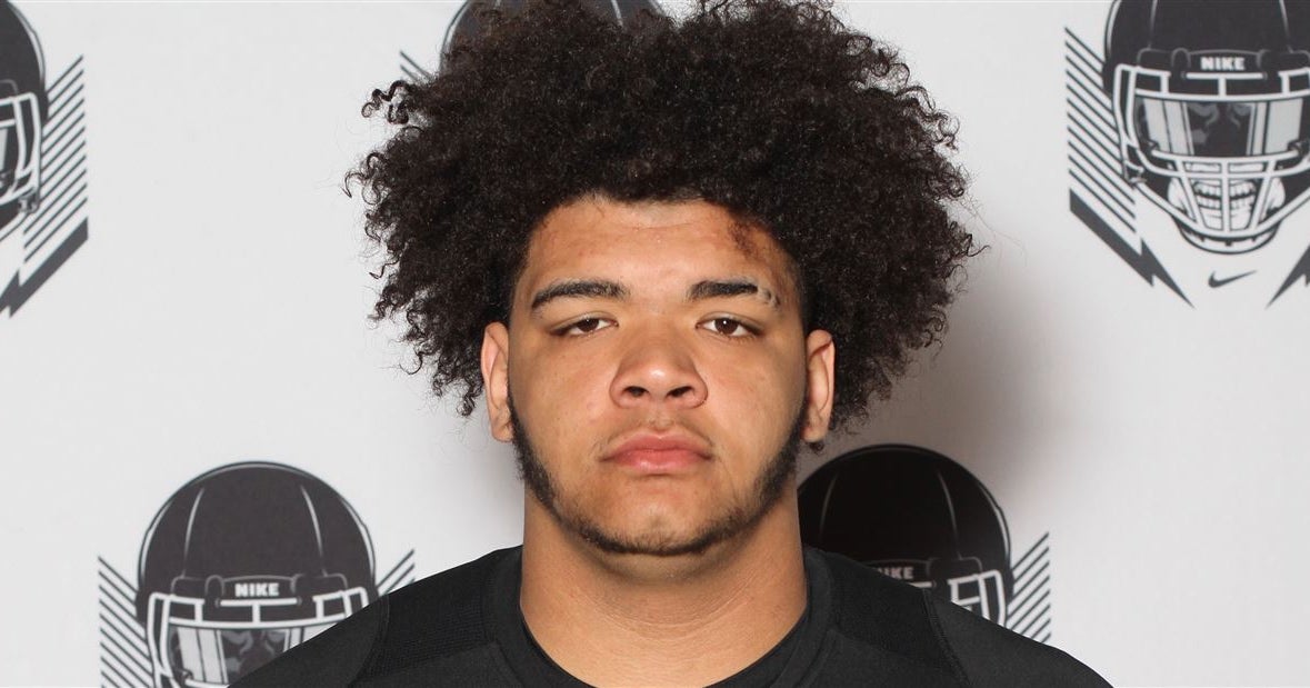 Three-star DT Gibson details UF offer