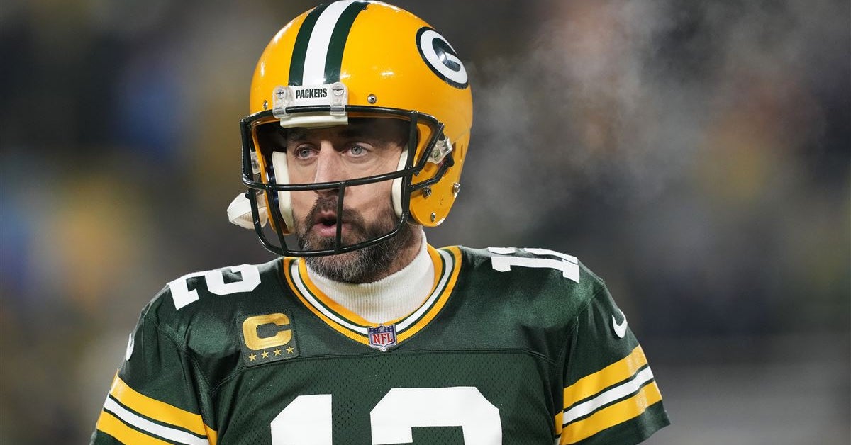 Jets should pursue Derek Carr at QB, avoid Aaron Rodgers, ex-New York ...