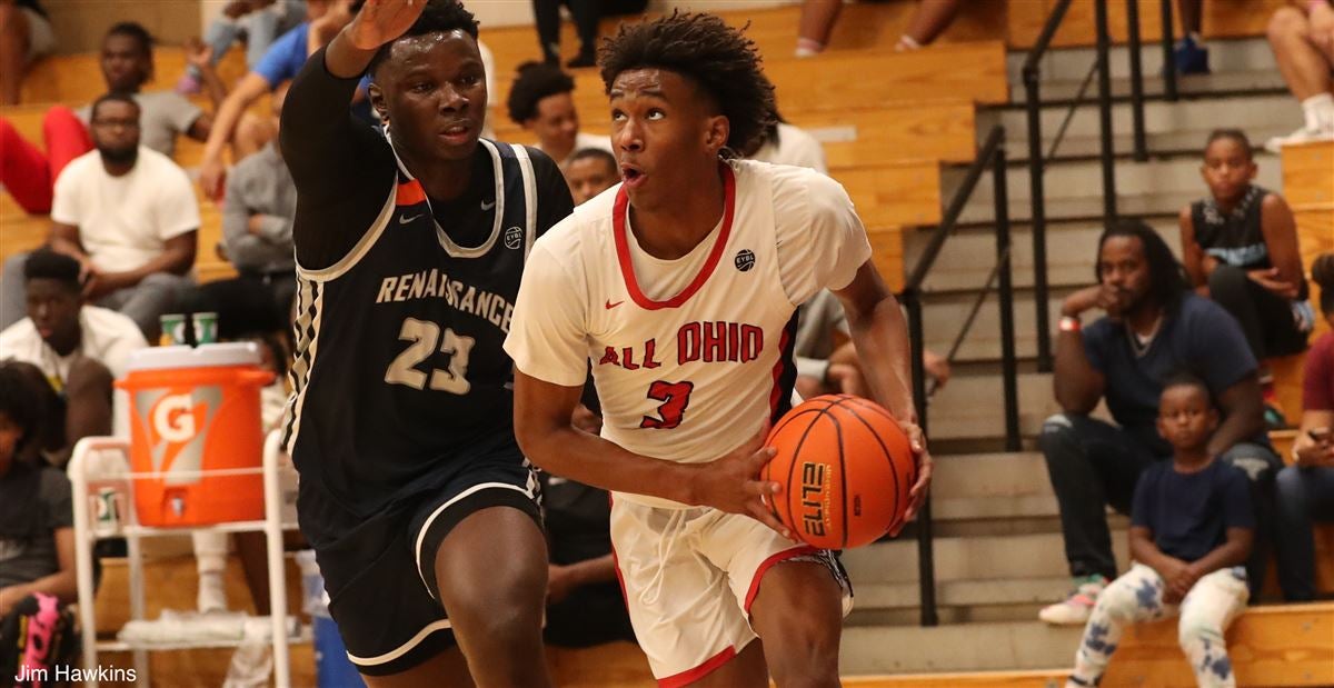 Video: Every basket Dailyn Swain made during the AAU season
