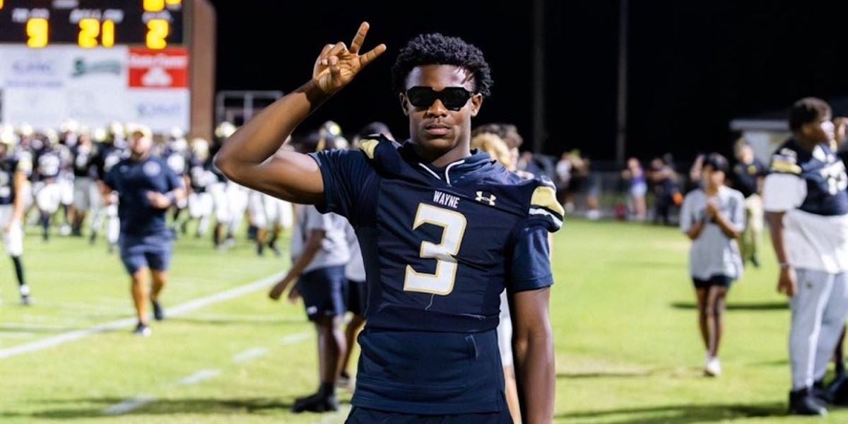Elite linebacker Tavion Wallace locks in multiple unofficials, two ...