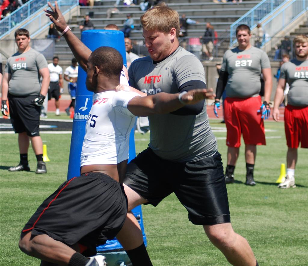 Carr commits to Auburn