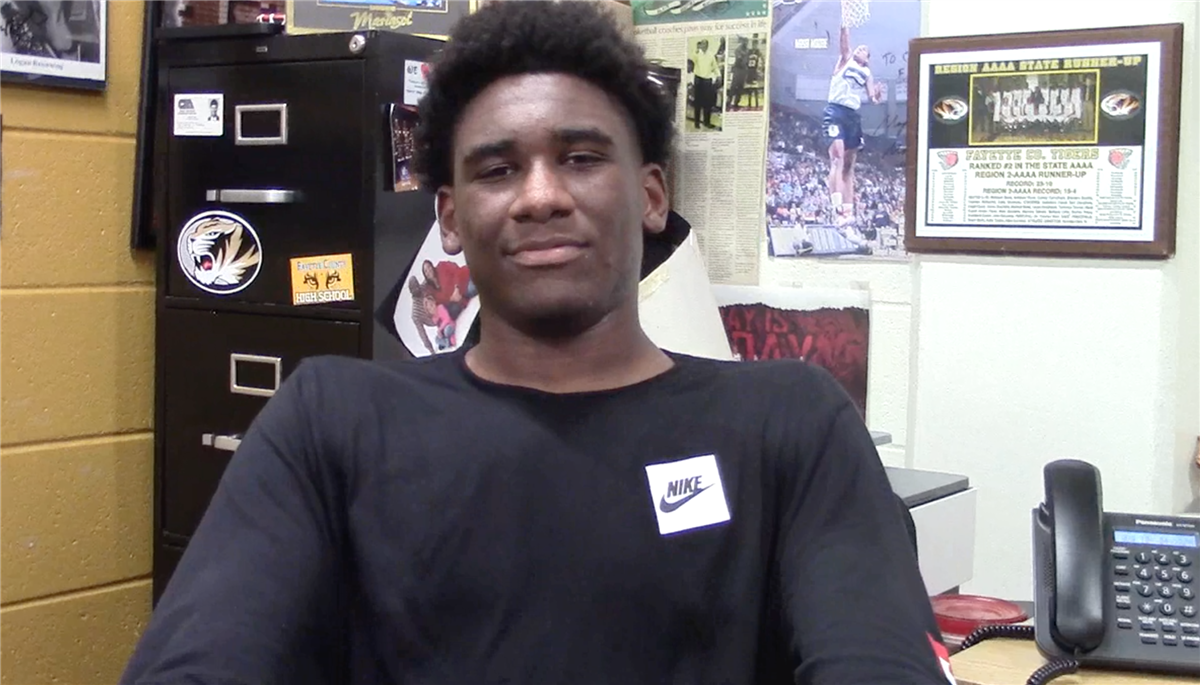 Four-star 2022 forward and Indiana commit Kaleb Banks schedules IU ...