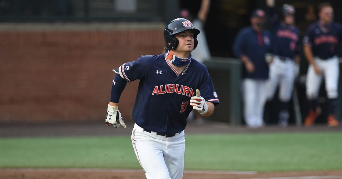 Thompson on 2021 Auburn baseball: 'Our team stayed together'