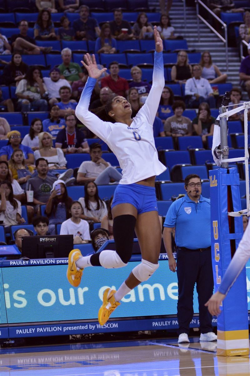 Photos: Women's Volleyball drops to 0-2 in conference with loss to ...