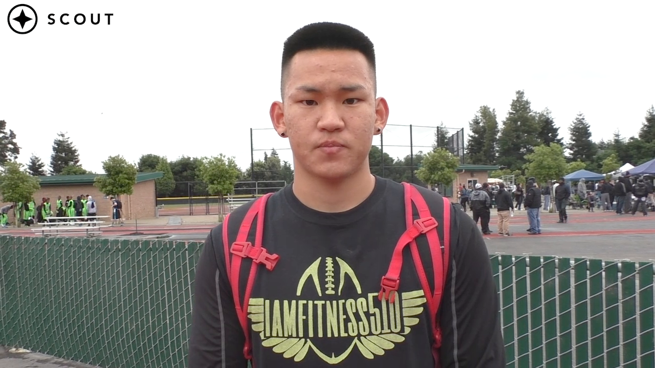 Quarterback Phillip Tran visits Hawaii