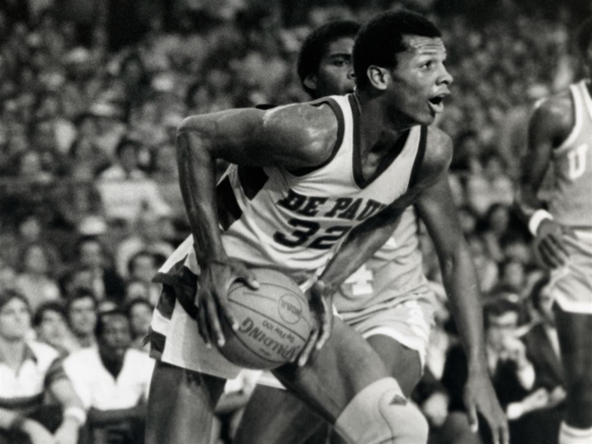 Terry Cummings' jersey officially retired at DePaul