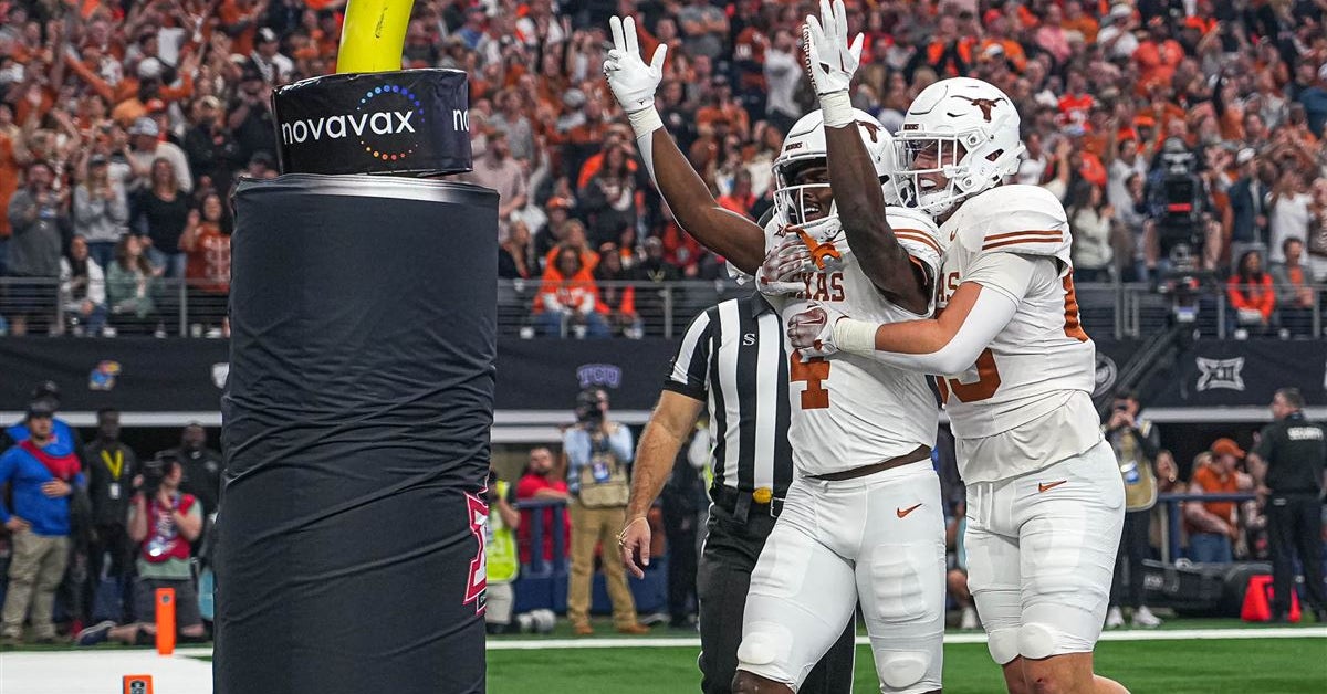 Texas RB CJ Baxter's faith & national champion girlfriend Mia Scott ...