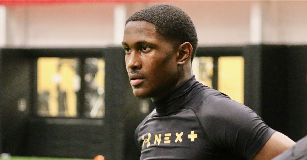 Elite Alabama CB commitment 'still open,' planning more trips to Tennessee