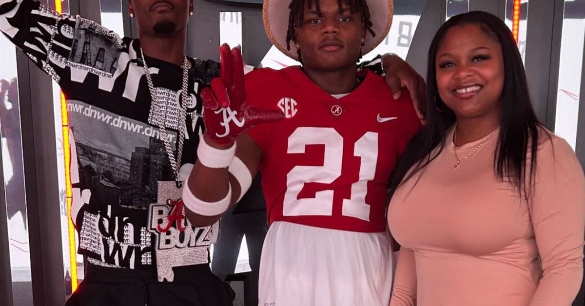 Three-star defensive back Dre Kirkpatrick Jr. signs with Alabama