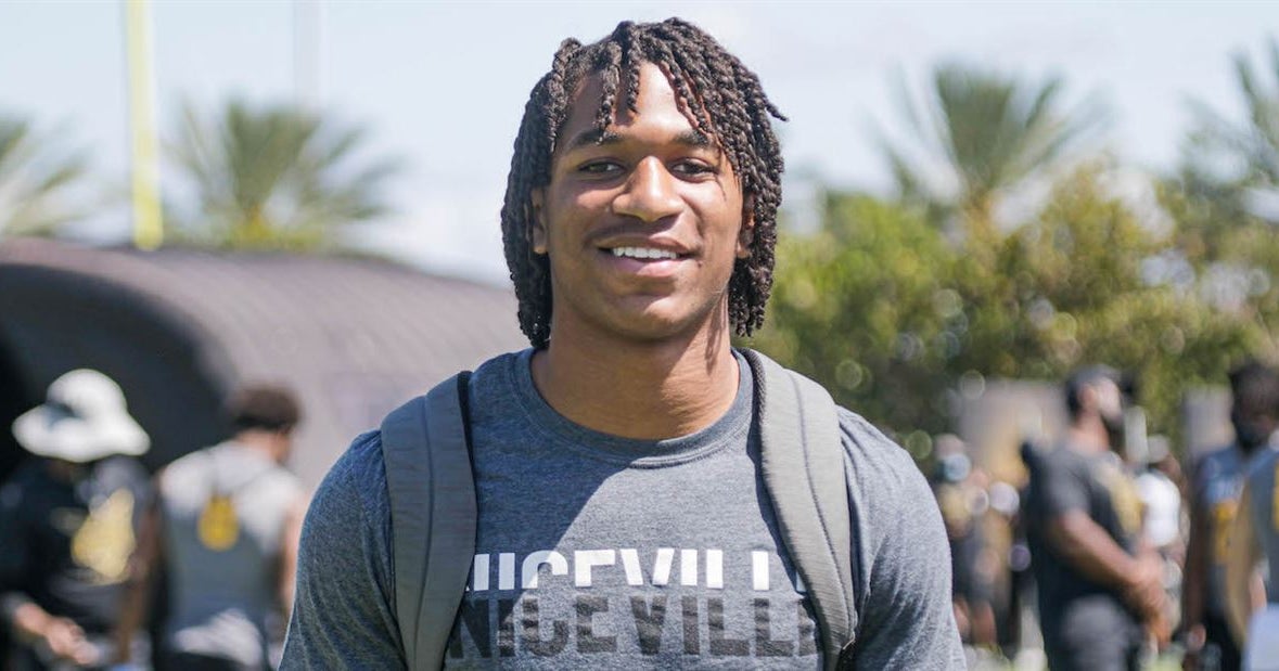 Top 100 prospect Azareyeh Thomas has an LSU official visit date set