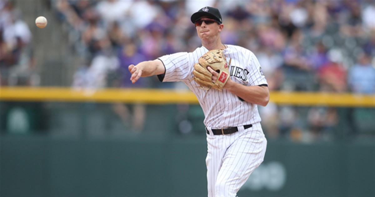 Former LSU Tigers baseball player DJ LeMahieu wins Gold Glove award