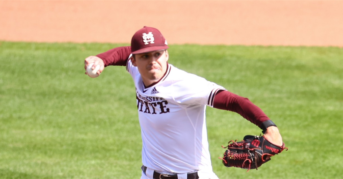 Late Longhorn blast hands Texas weekend series