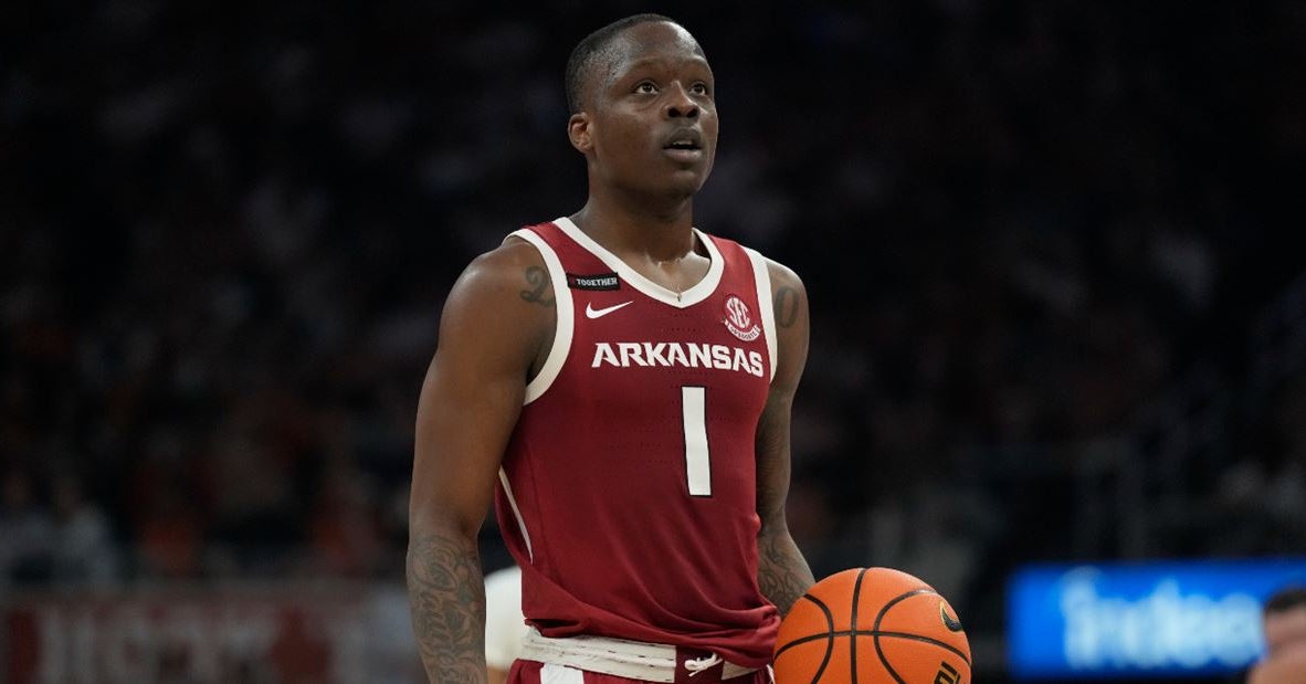 Complete performance from Johnell Davis leads Hogs past Longhorns