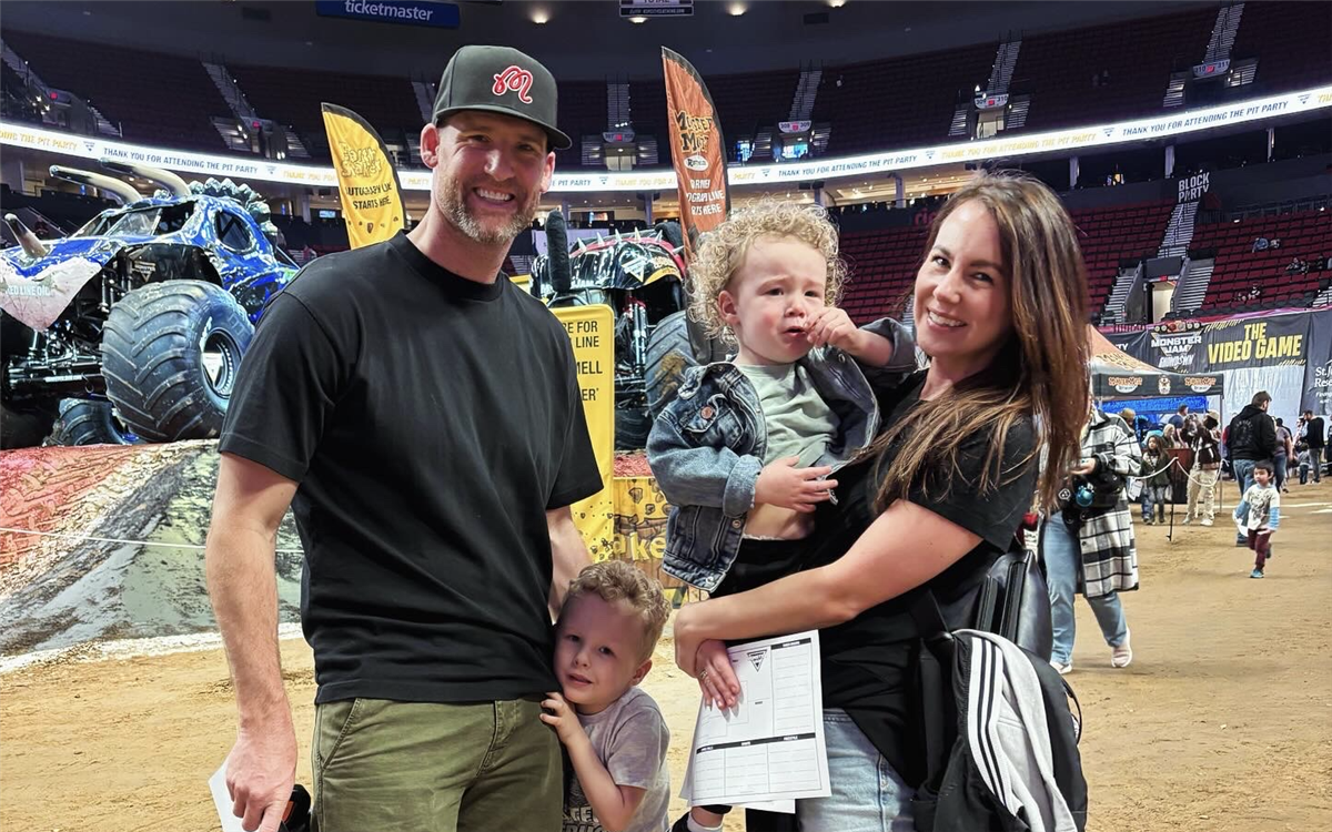 Former WSU star Alex Brink talks good game on radio, helps others reach ...