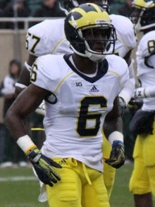 Raymon Taylor Photos