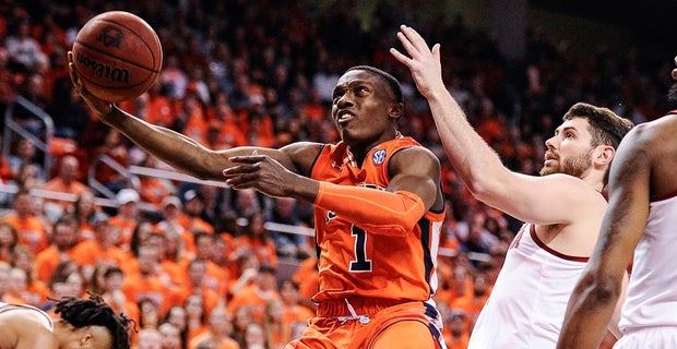 Bryce Brown, Jared Harper sign NBA free agent deals