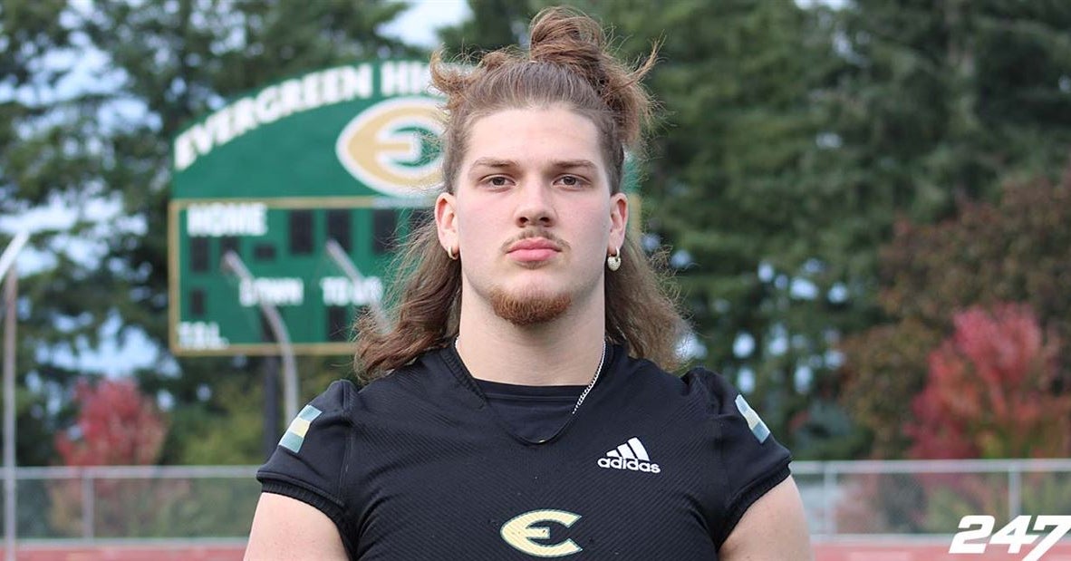 Four-star OT Fox Crader solid to Oregon