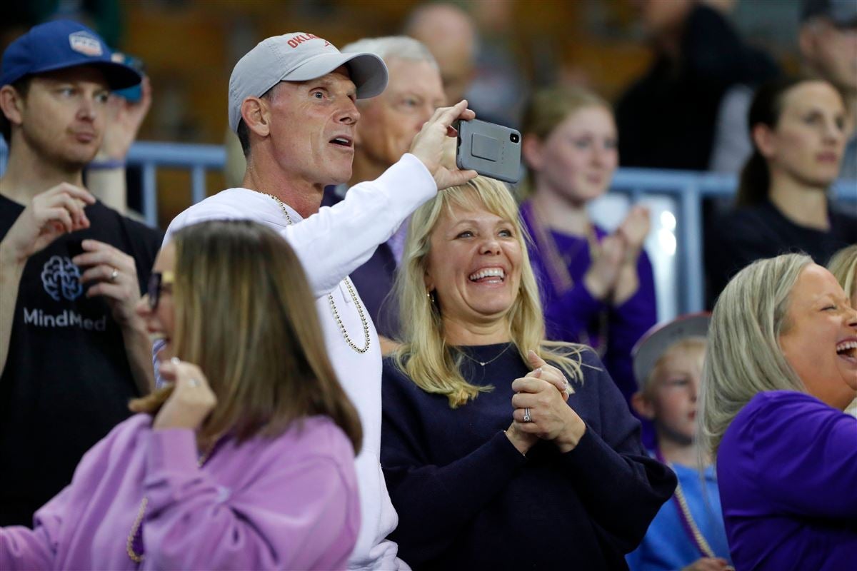 Julie Venables, wife of Oklahoma coach Brent Venables, declared 'cancer ...