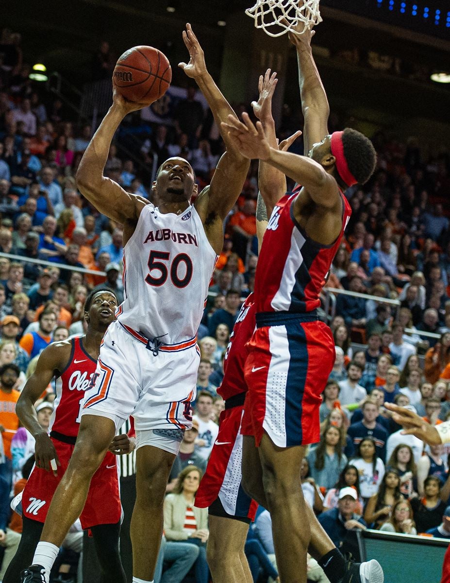 Basketball photos: Auburn completes sweep of Ole Miss 67-58