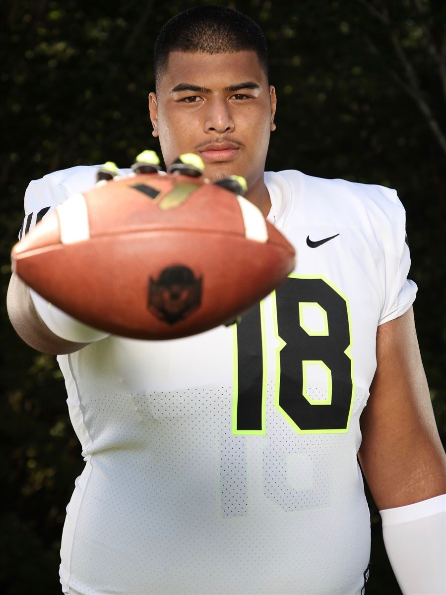 Daniel Faalele Profile Photos