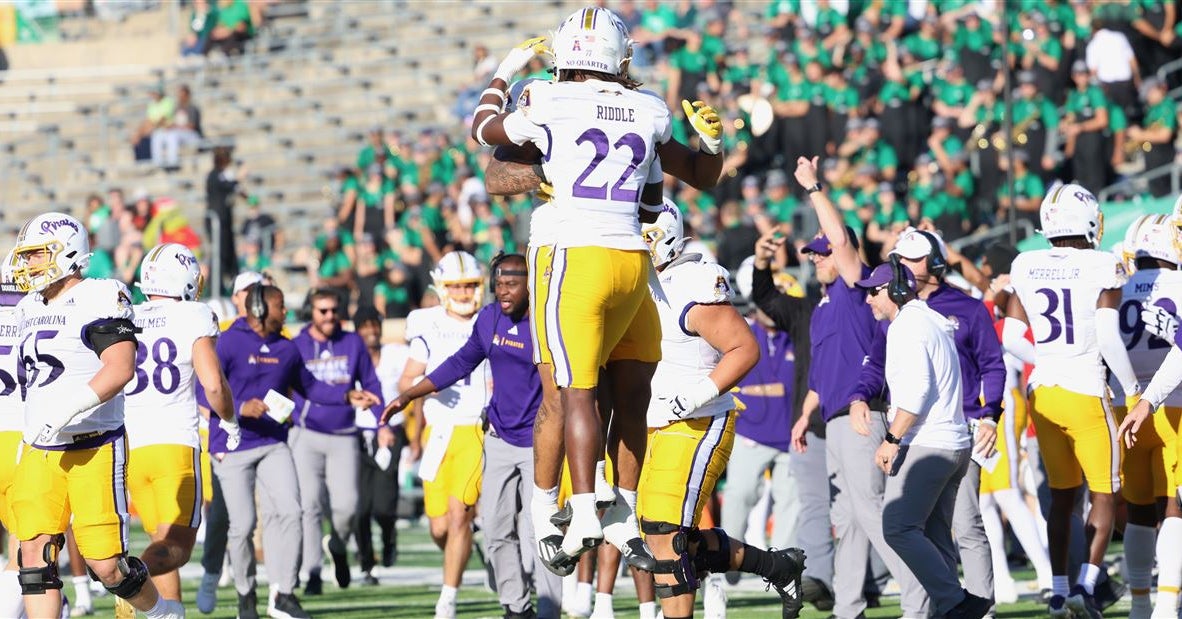 ECU rallies from 21-point deficit, defeats North Texas 40-28