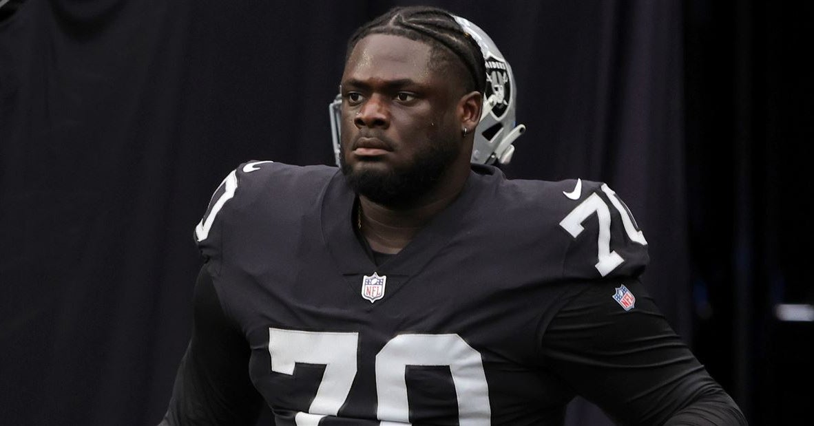 Former Alabama OL Alex Leatherwood expected to make Chicago Bears debut ...
